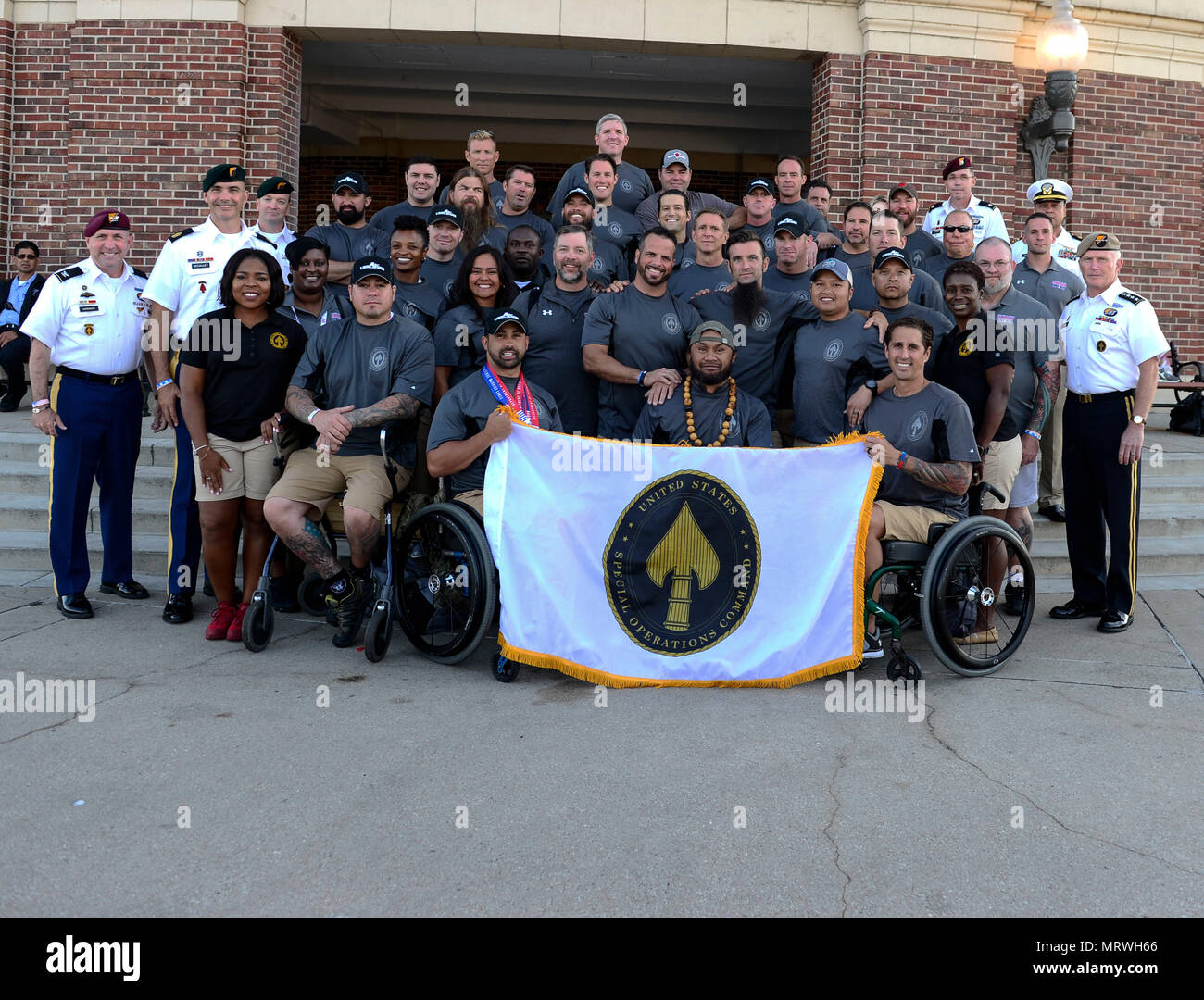 Team SOCOM for the 2017 Warrior Games pose with U.S. Army Gen. Raymond ...