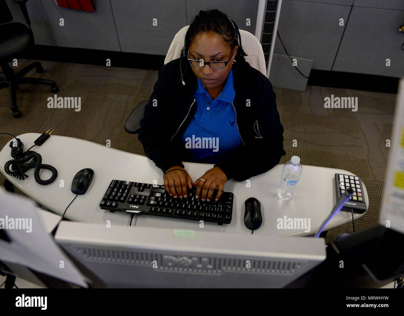 911 dispatch center hi-res stock photography and images - Alamy