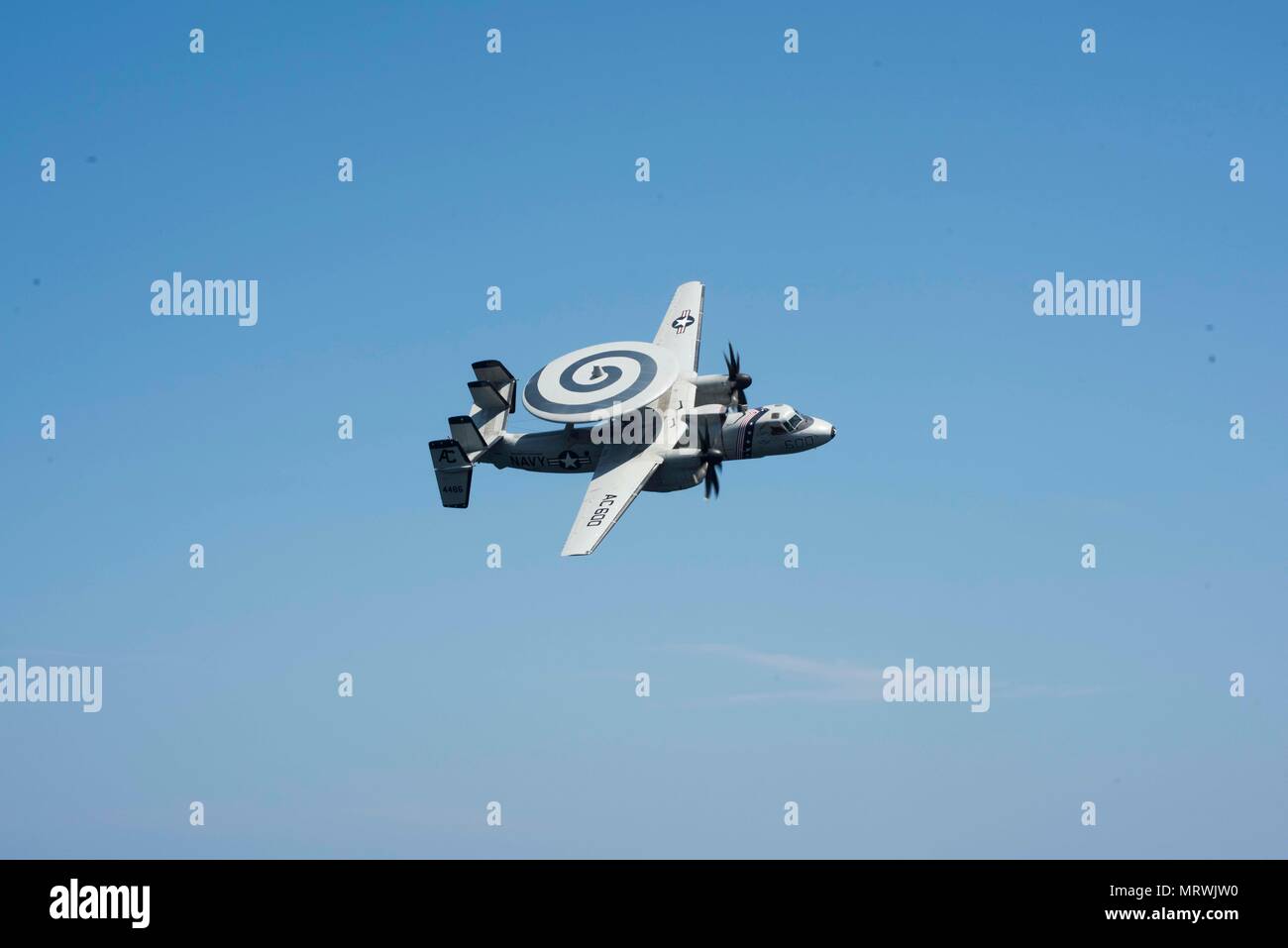 170708-N-KJ380-456 ATLANTIC OCEAN (July 8, 2017) An E2-C Hawkeye ...