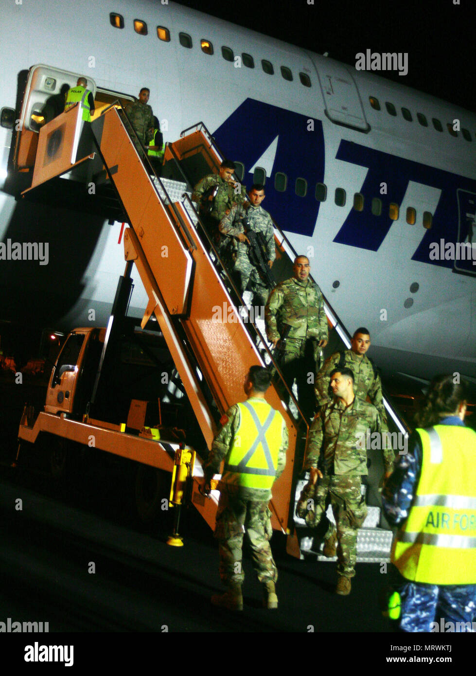 Australian soldiers deplane hi-res stock photography and images - Alamy