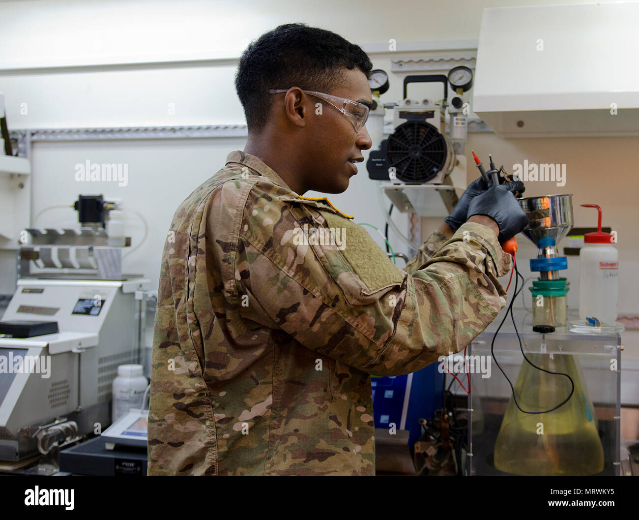 Petroleum laboratory specialist hi-res stock photography and images - Alamy