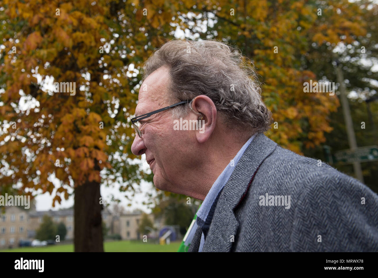Witney, Oxfordshire, UK. 20th October 2016. Green candidate Larry ...