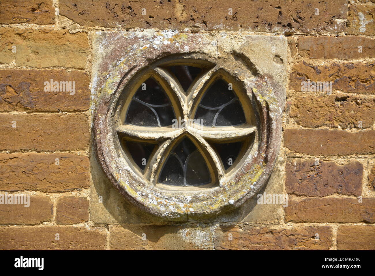 Elizabethan window hi-res stock photography and images - Alamy