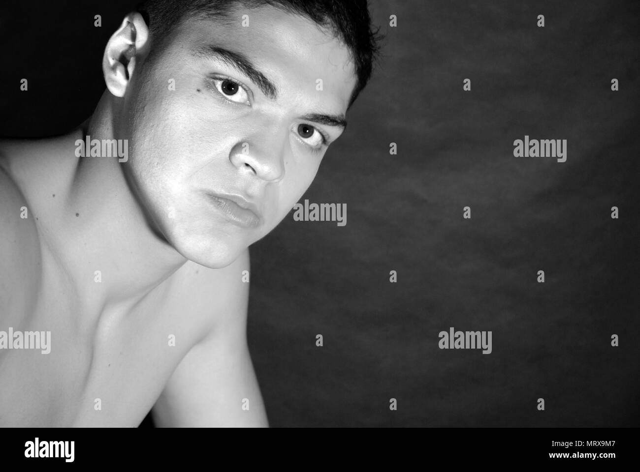 Guapo blanco hi-res stock photography and images - Alamy