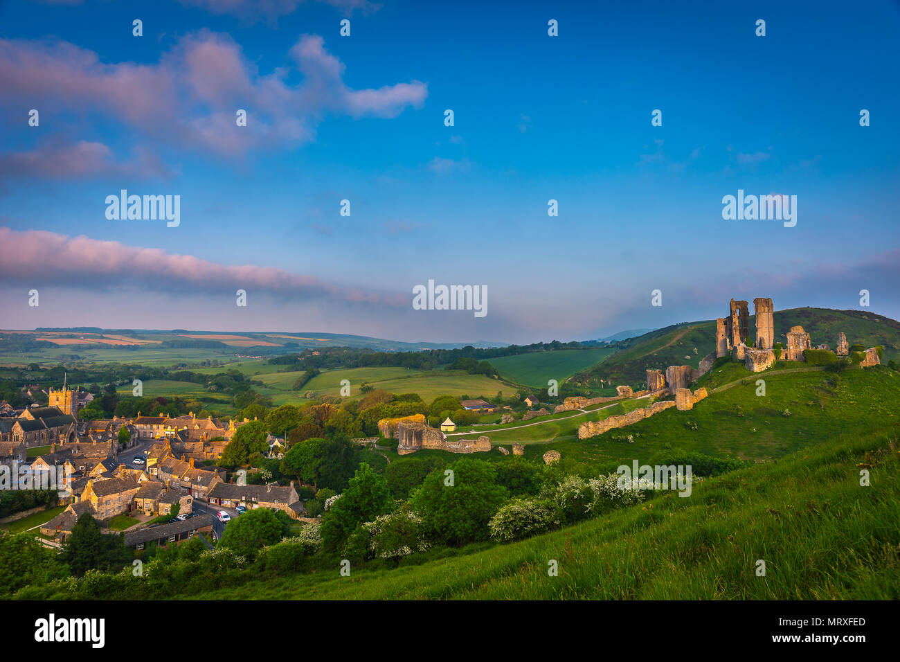 Corfe castle dorset scenic hi-res stock photography and images - Alamy