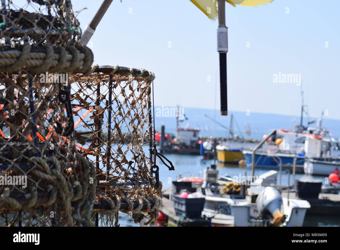 Broken flag hi-res stock photography and images - Alamy