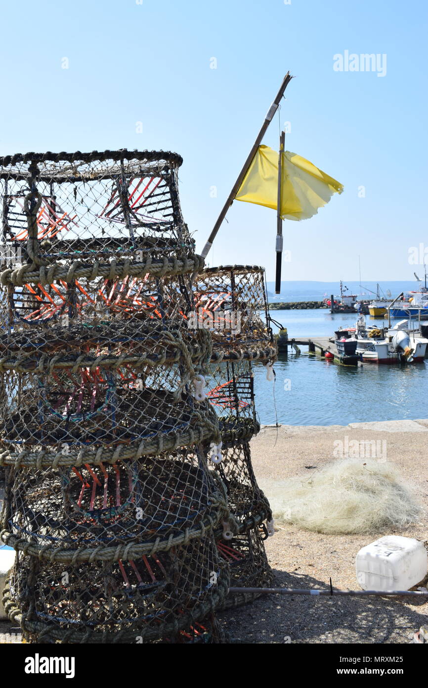 Broken flag hi-res stock photography and images - Alamy