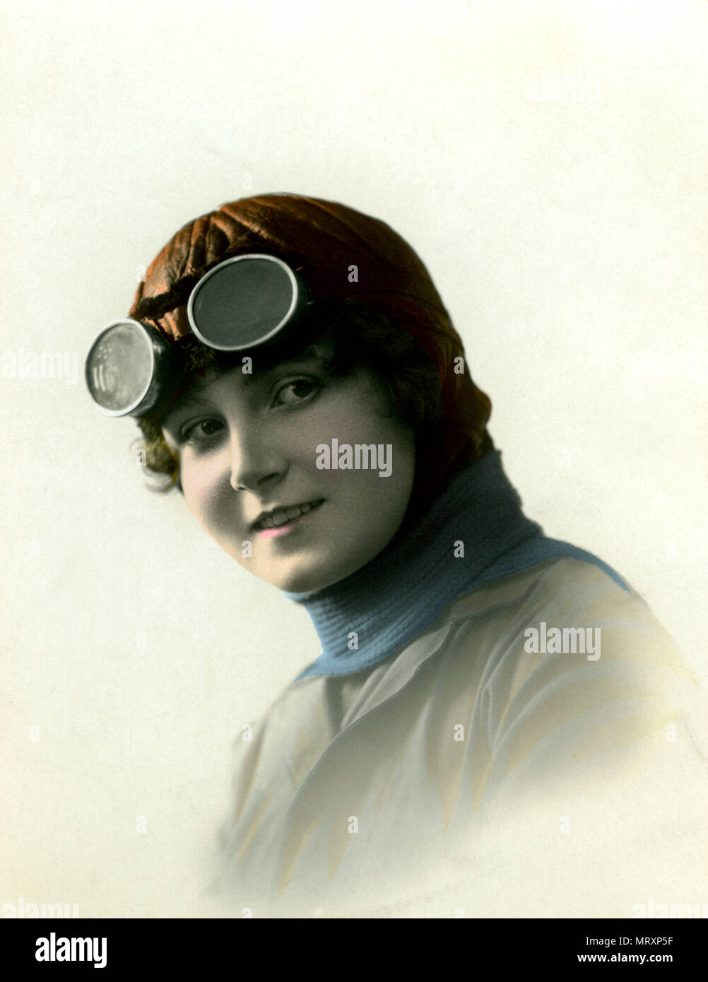 Female pilot 1920s hi-res stock photography and images - Alamy