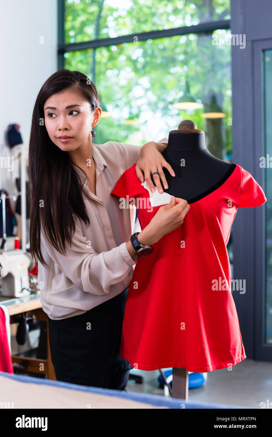 Tailor design hi-res stock photography and images - Alamy