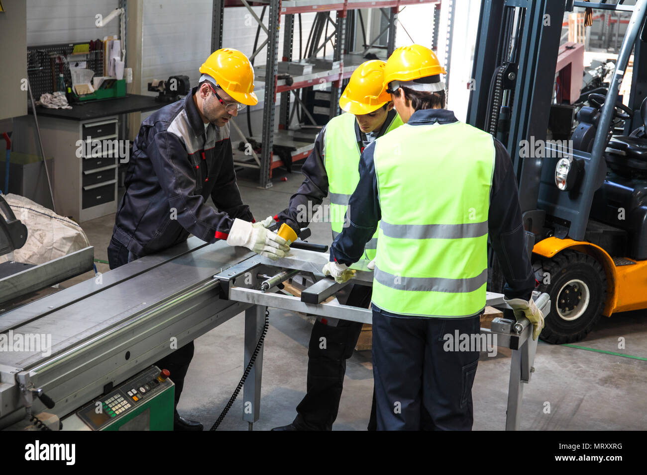 Machine shop metal lathes hi-res stock photography and images - Alamy