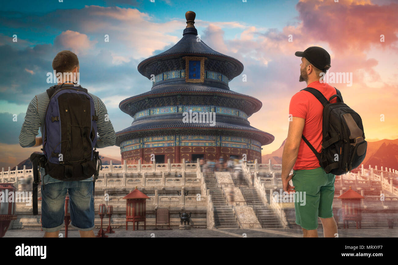 Two travelers hi-res stock photography and images - Alamy