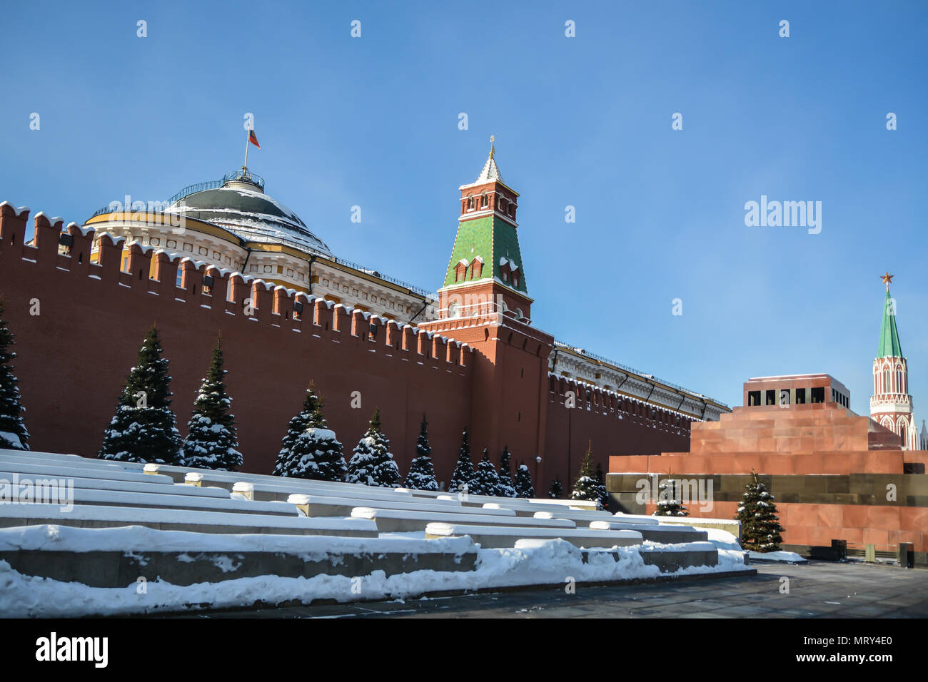 Lenin red square hi-res stock photography and images - Alamy
