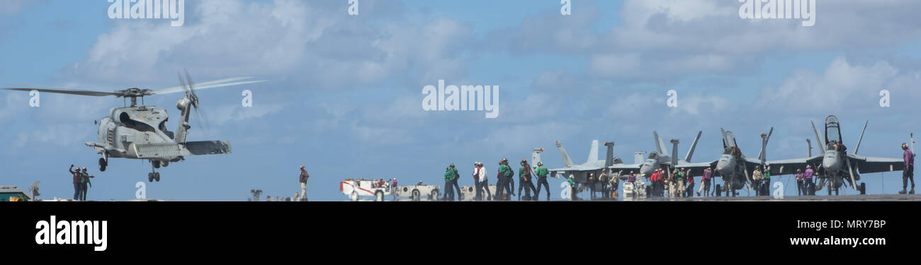 An MH-60R Sea Hawk, from the "Saberhawks" of Helicopter Maritime Strike ...