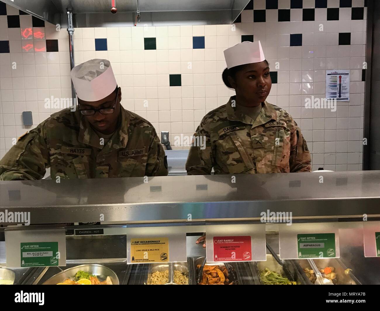 Paratroopers of 44th MED and 82nd Airborne Division Sustainment Brigade ...