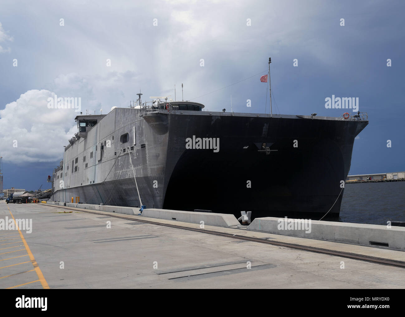 1707015-N-BK435-0044 GULFPORT, Miss. (July 15, 2017) The expeditionary ...