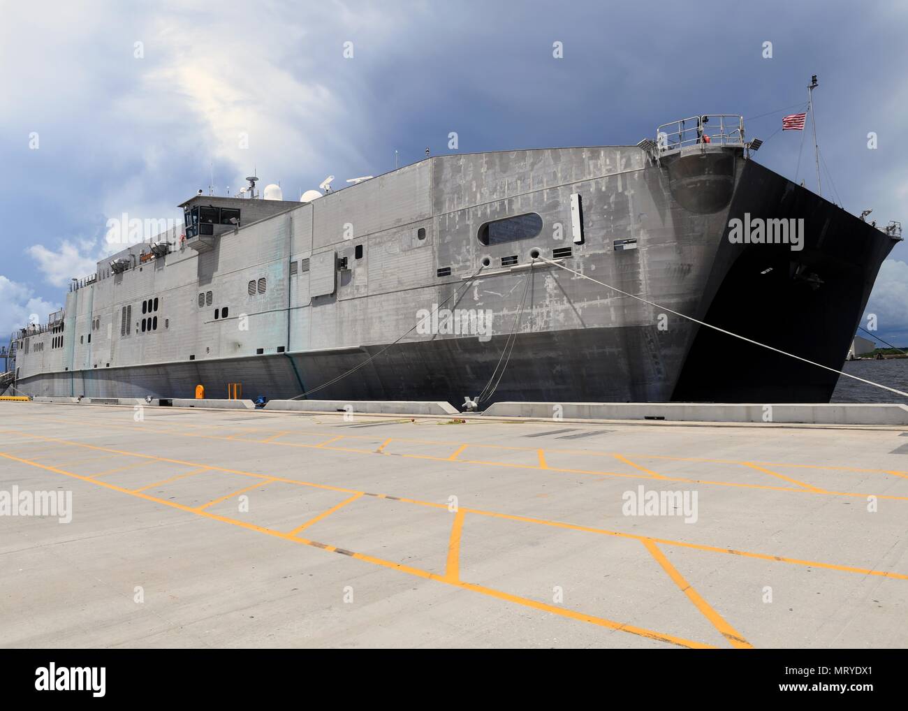 1707015-N-BK435-0021 GULFPORT, Miss. (July 15, 2017) The expeditionary ...