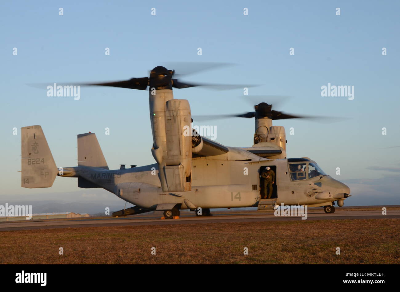 A MV-22 Osprey with the Marine Medium Tilt Rotor Squadron VMM-265 (REIN ...