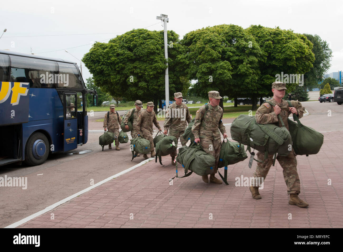Soldiers with the U.S. Army’s 1st Battalion, 179th Infantry Regiment ...