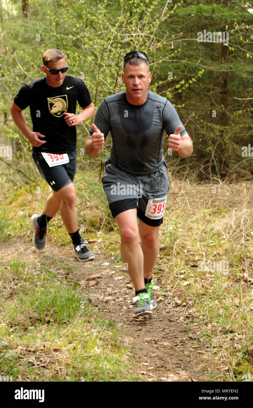 Runners participate in the annual Rugged Terrain Obstacle Run at ...
