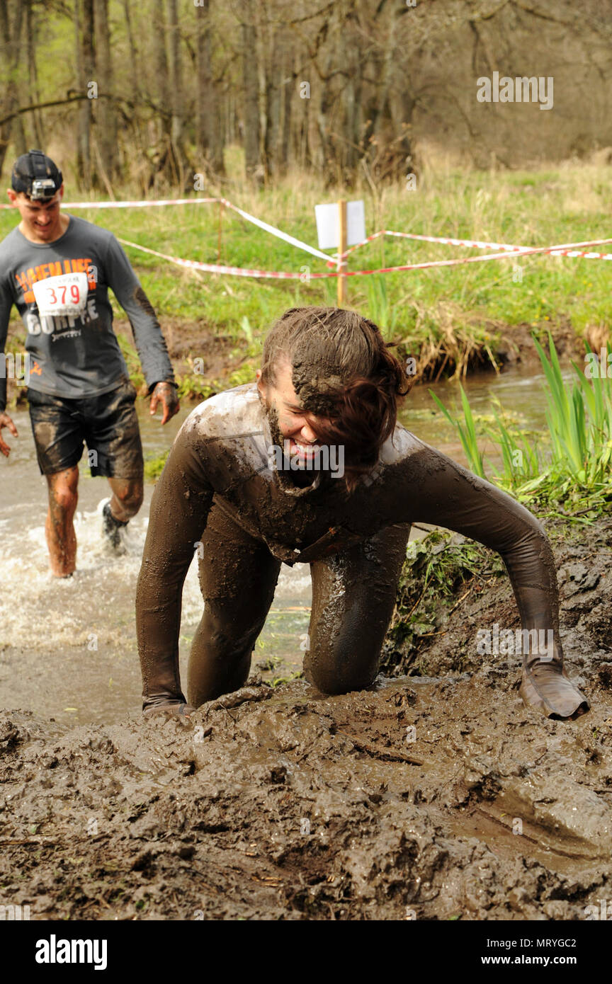 Runners participate in the annual Rugged Terrain Obstacle Run at ...