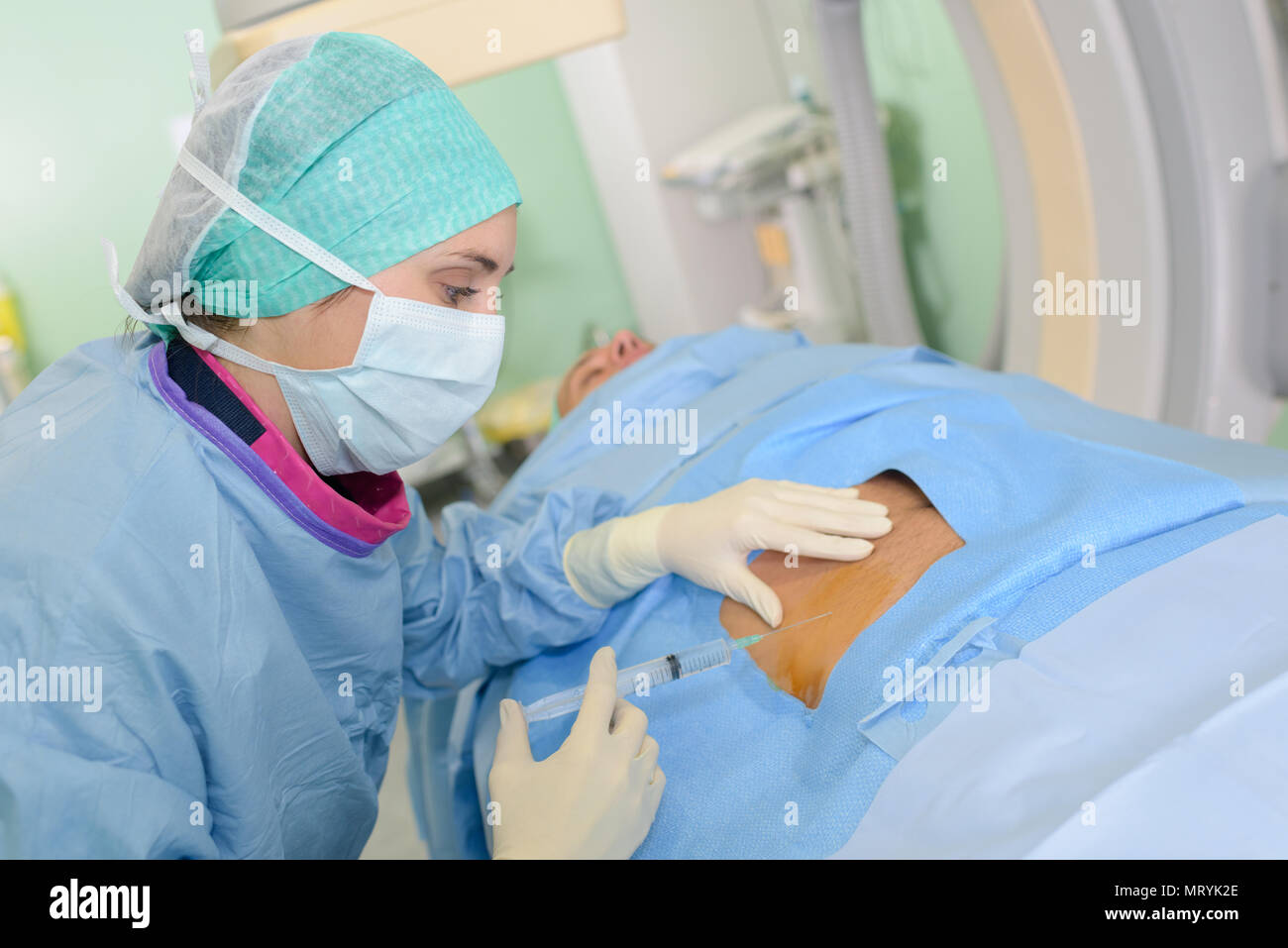 injecting local anesthesia Stock Photo - Alamy