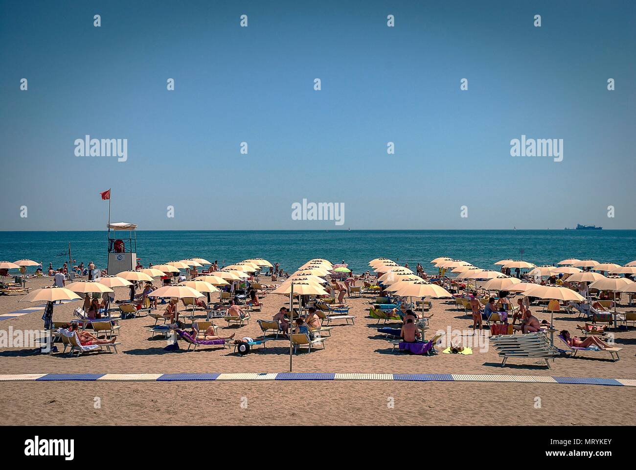 Rows of sunbeds hi-res stock photography and images - Alamy