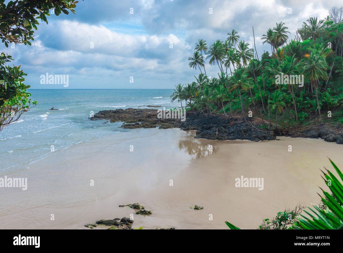 Nature scene beach rocky coastline hi-res stock photography and images ...