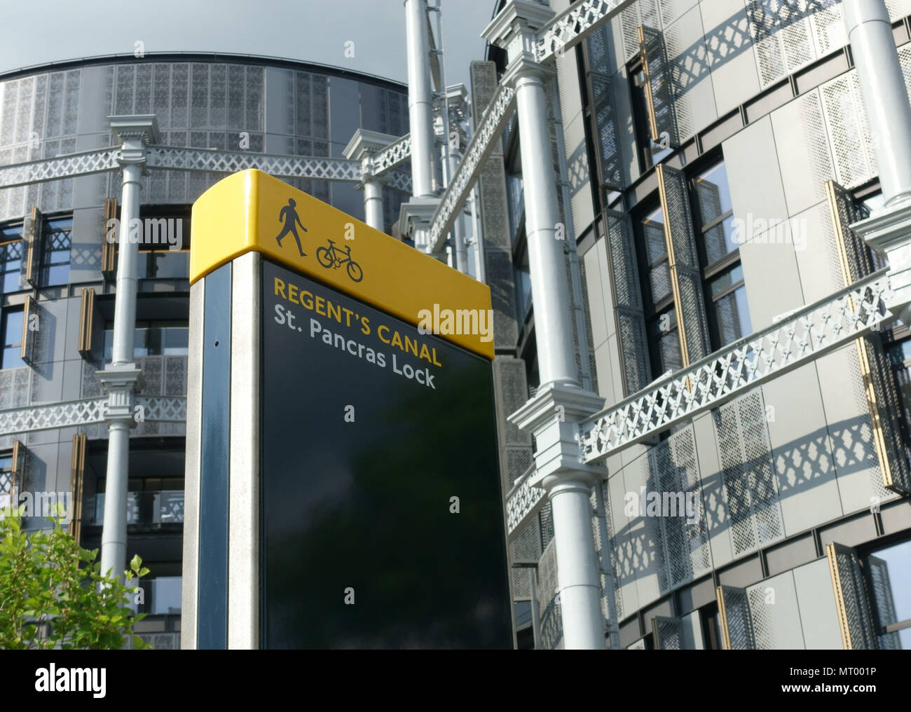Gas holder flats hi-res stock photography and images - Alamy