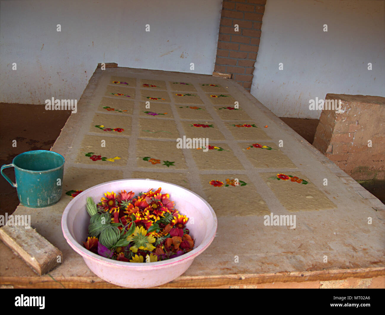 Producing handmade paper hi-res stock photography and images - Alamy