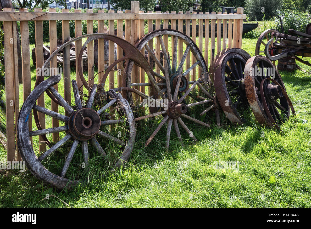 Broken wagon hi-res stock photography and images - Alamy