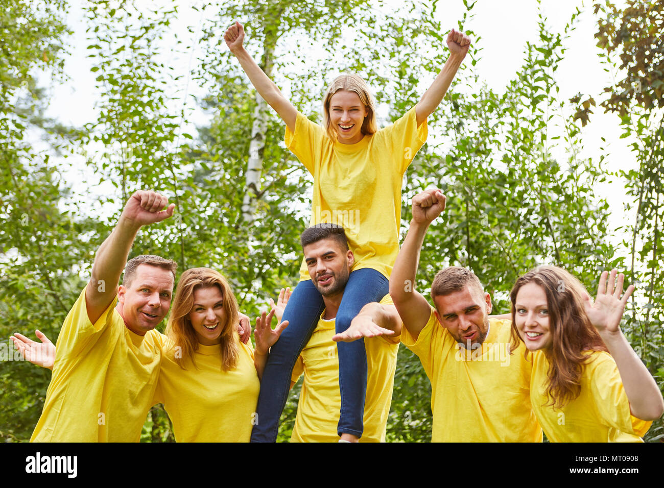 Business people piggyback hi-res stock photography and images - Alamy