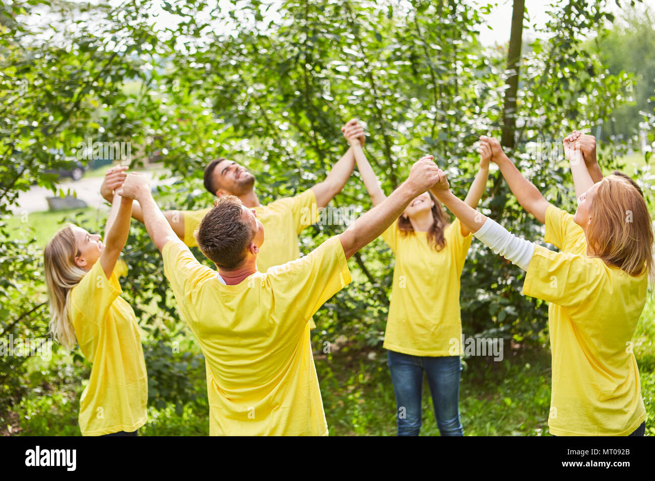 Team spirit building hi-res stock photography and images - Alamy