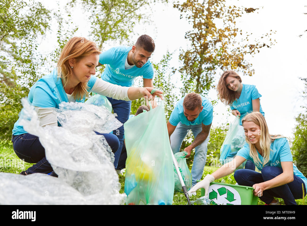 Voluntary work hi-res stock photography and images - Alamy