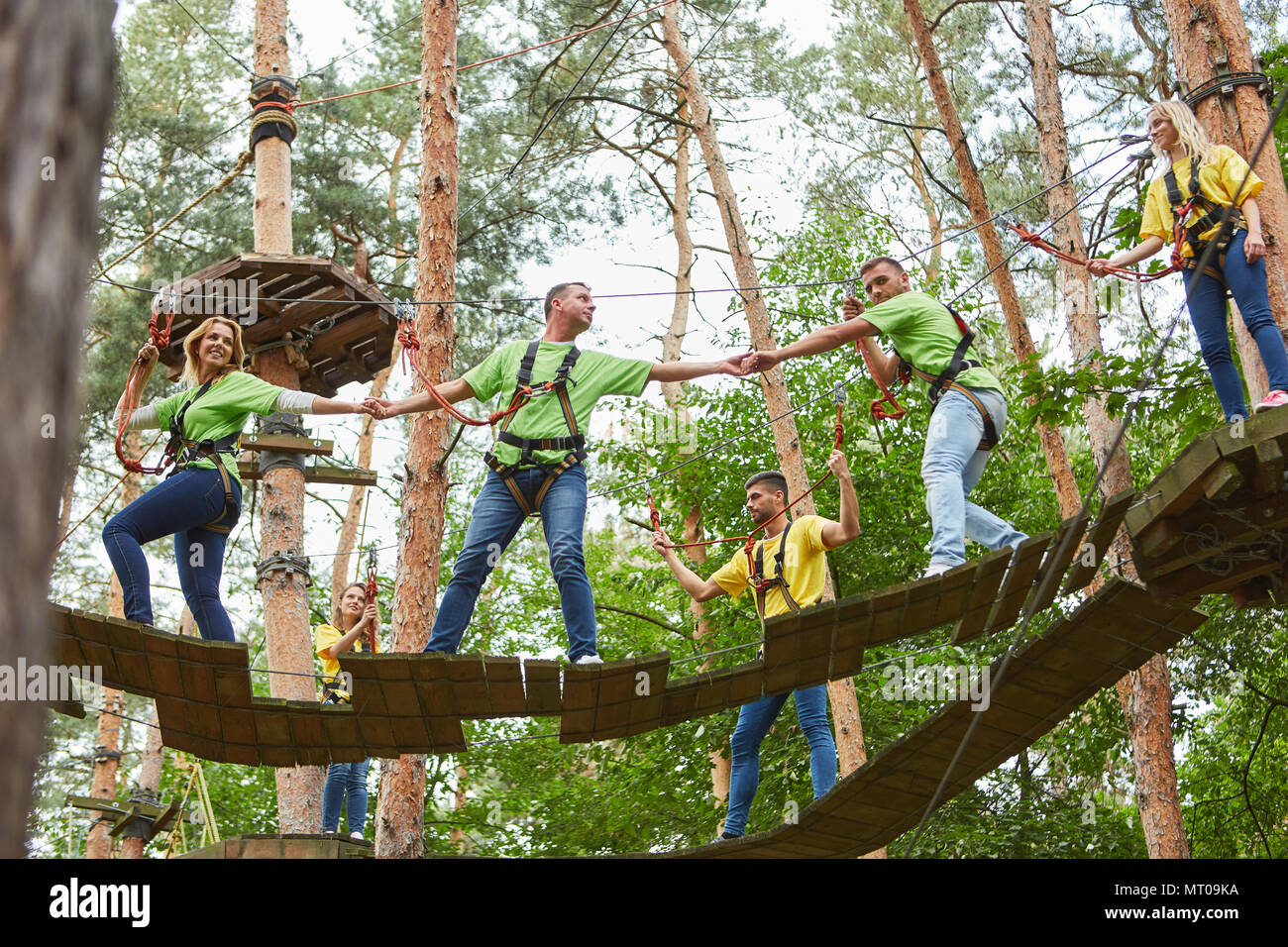 Team activity building hi-res stock photography and images - Alamy
