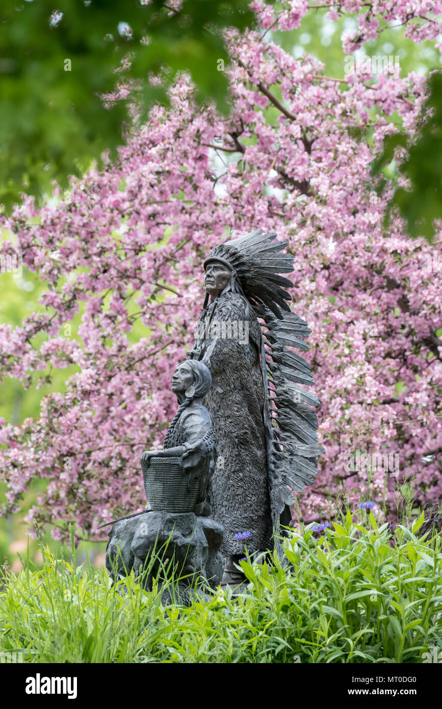 "Springtime" bronze sculpture by David Manual in the town of Joseph ...