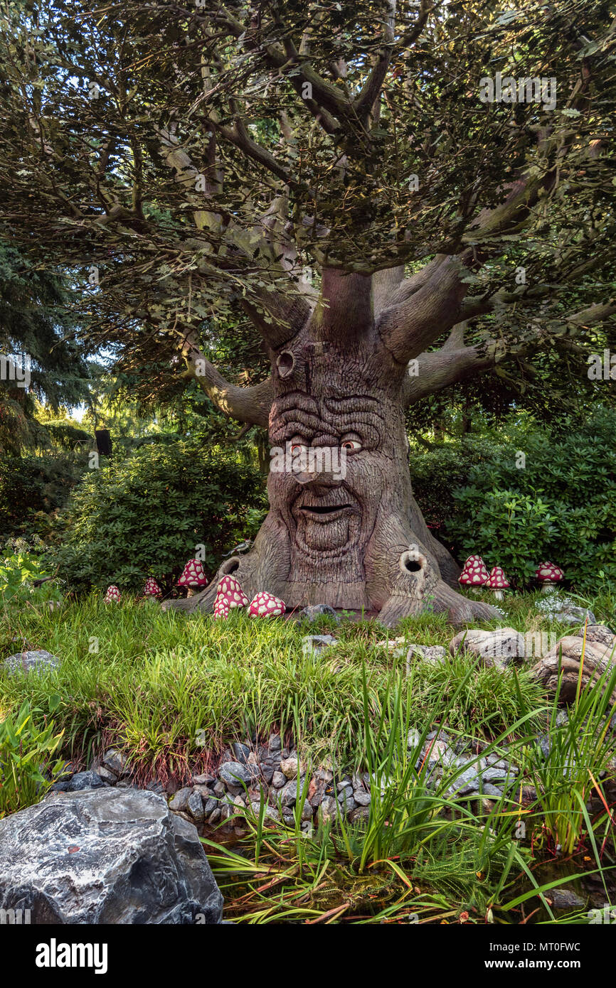 Efteling park talking tree hi-res stock photography and images - Alamy