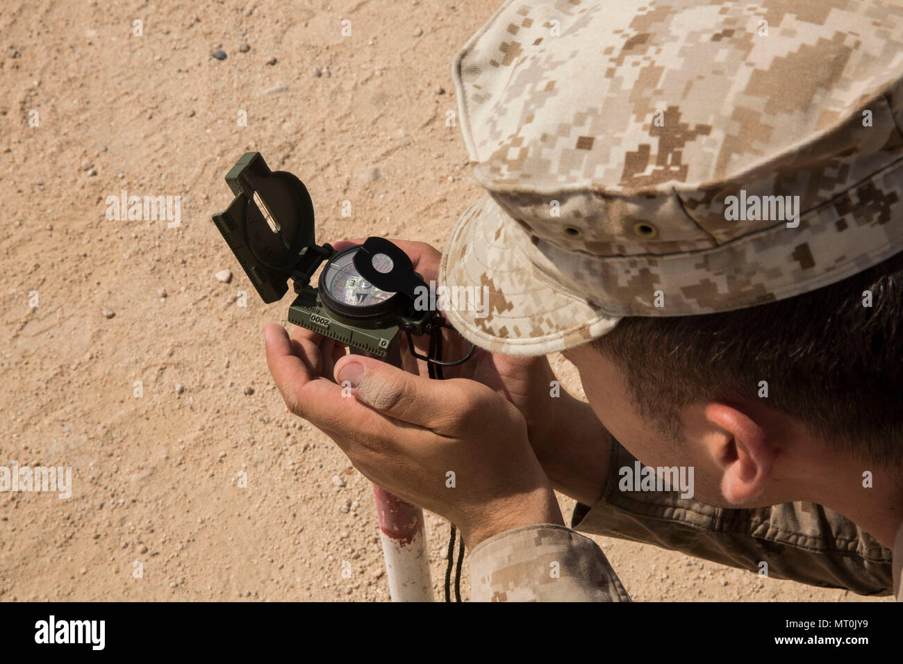 Azimuth mounting hi-res stock photography and images - Alamy