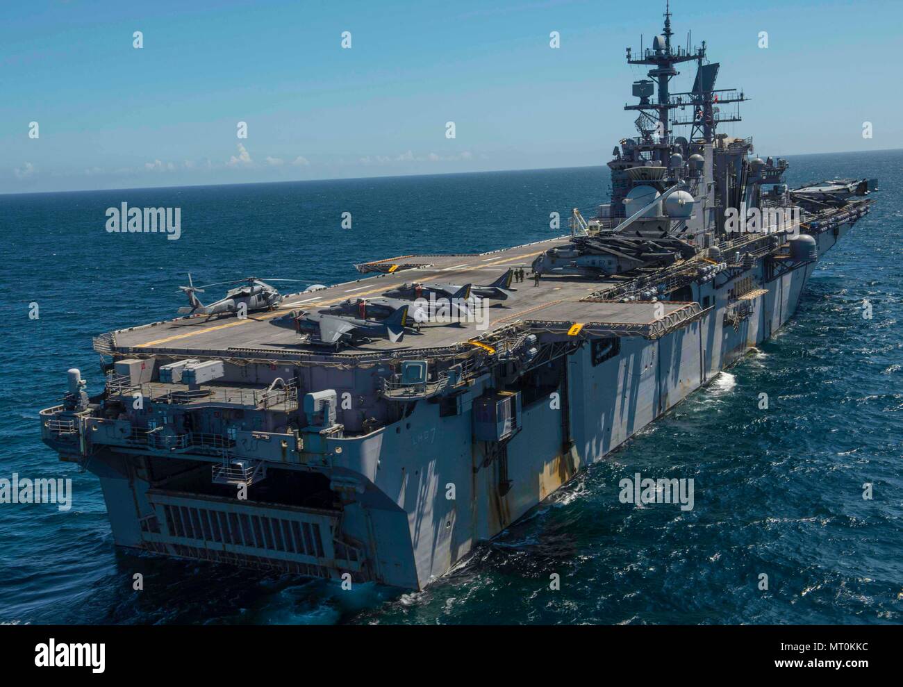 ATLANTIC OCEAN (July 14, 2017) The amphibious assault ship USS Iwo Jima ...