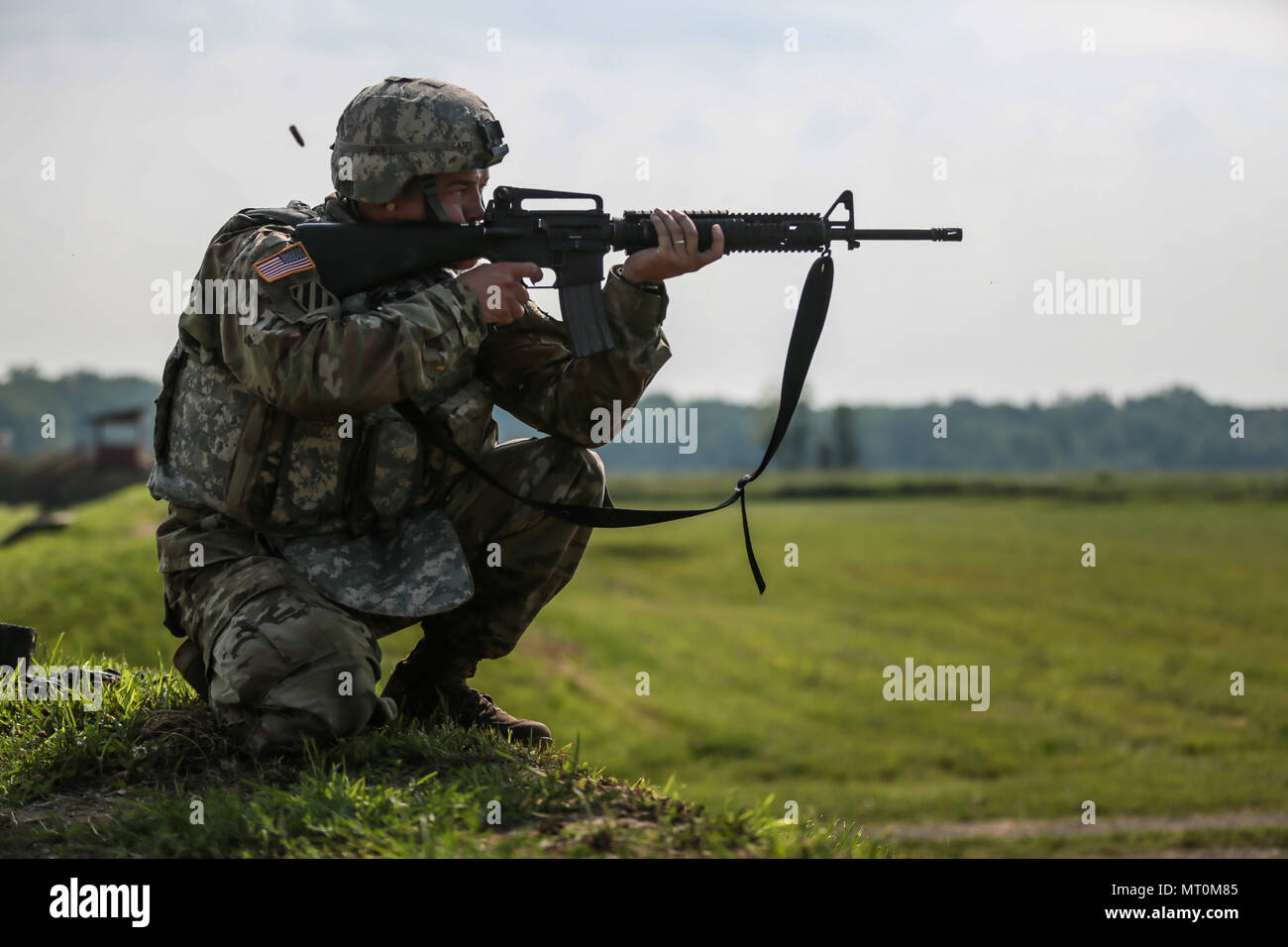 Kneeling Warrior Stock Photos & Kneeling Warrior Stock Images - Alamy