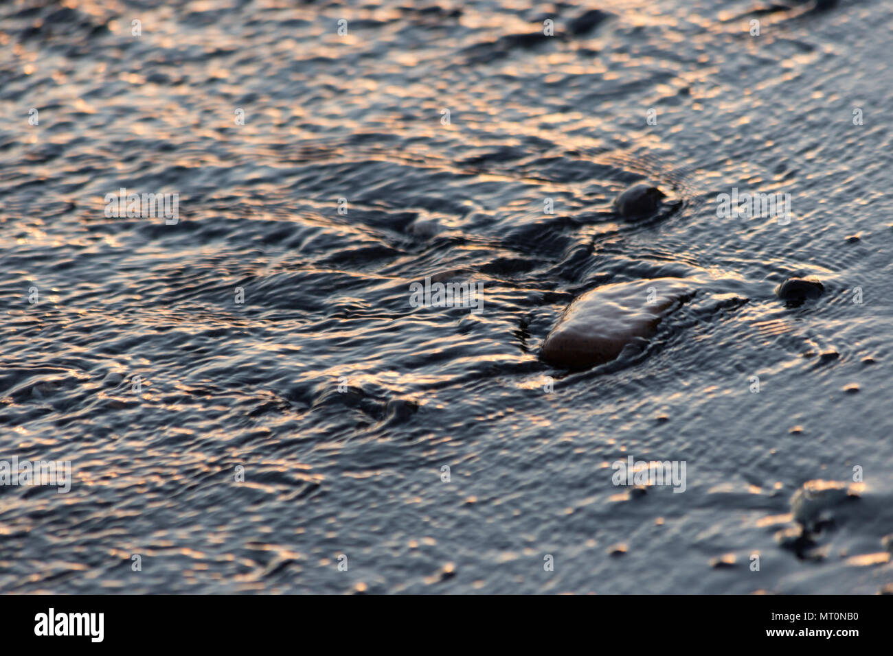 Pebble water ripples hi-res stock photography and images - Alamy