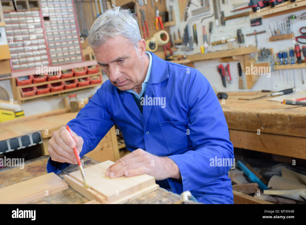 Skilled carpenter using skill hi-res stock photography and images - Alamy