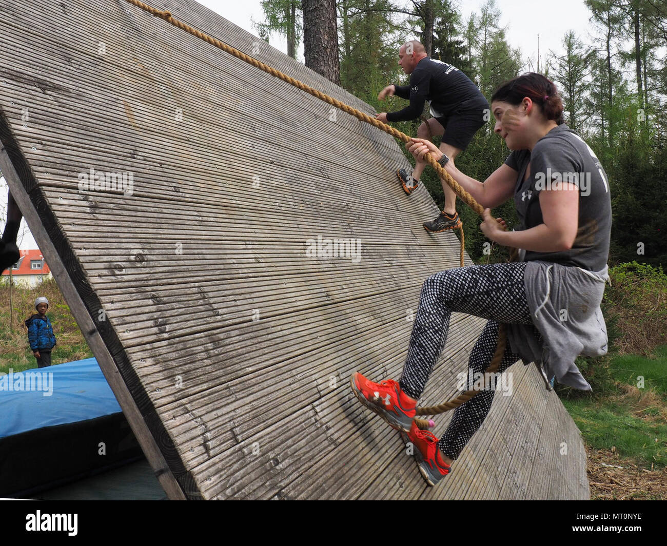 Runners participate in the annual Rugged Terrain Obstacle Run at ...