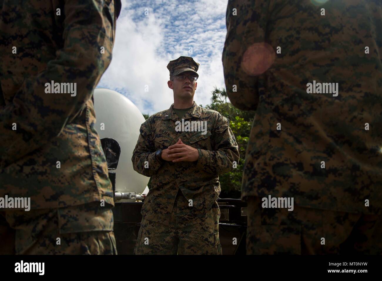 Tongas his majestys armed forces hi-res stock photography and images ...