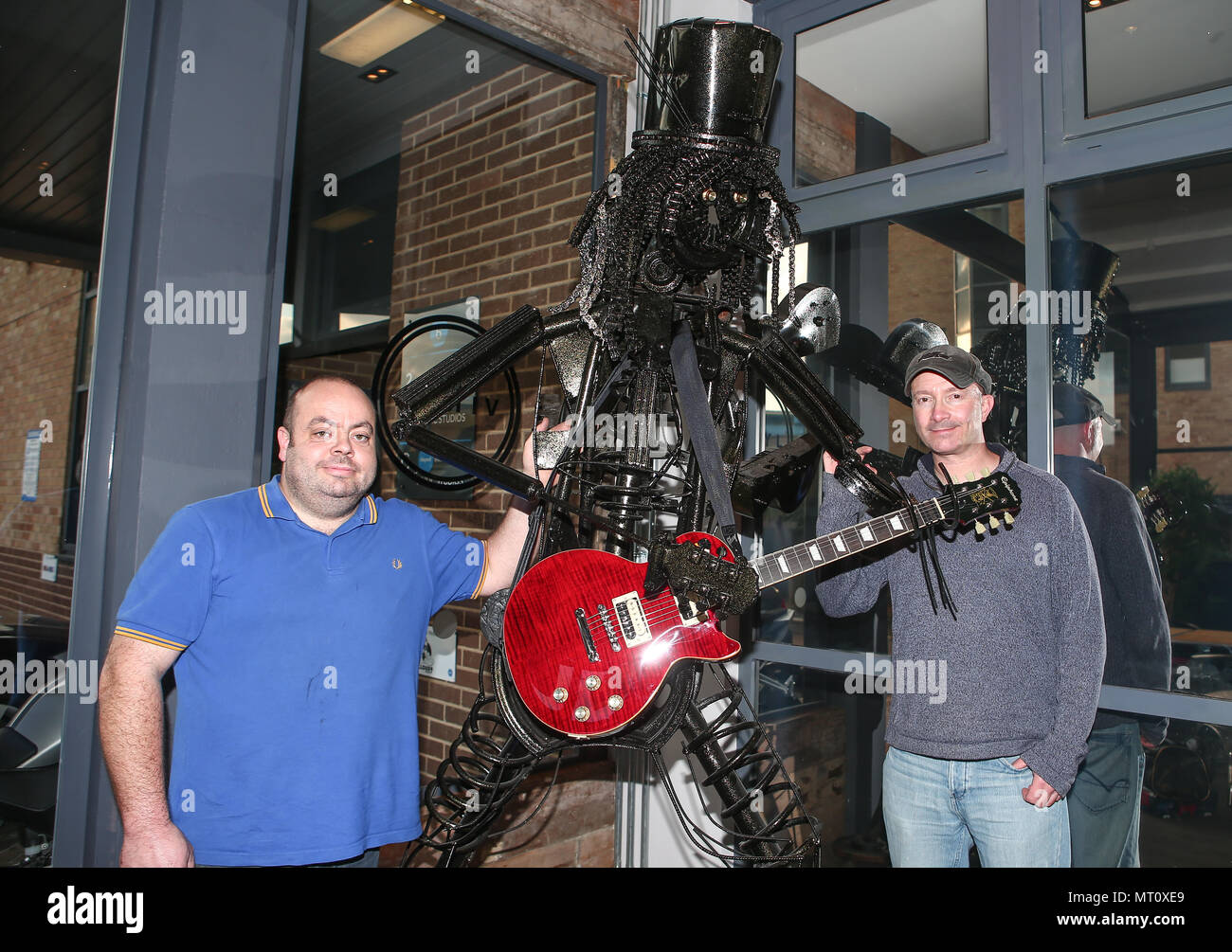 5 feet tall hi-res stock photography and images - Alamy