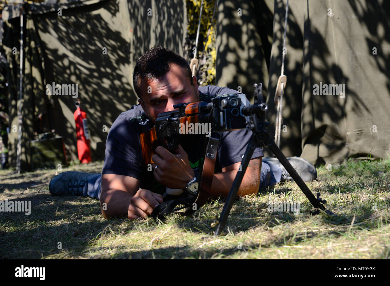 Romanian machine gun hi-res stock photography and images - Alamy