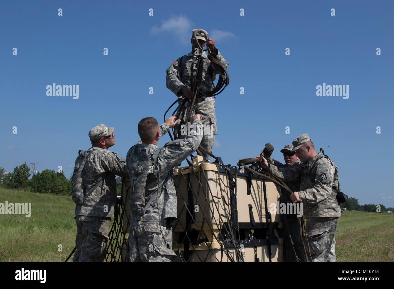 1st battalion 163rd field artillery hi-res stock photography and images ...
