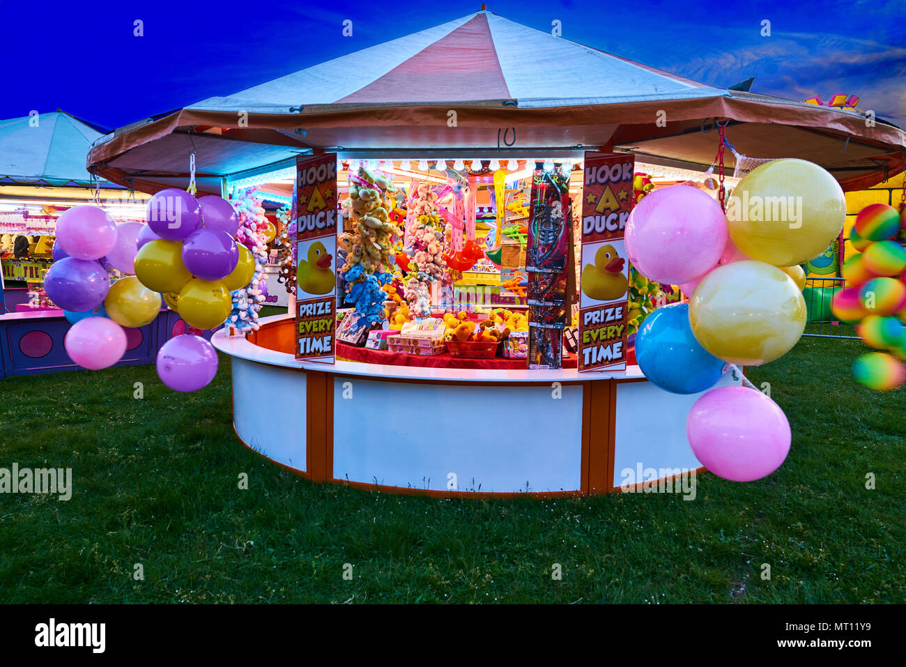 Fairground stall balloons hi-res stock photography and images - Alamy