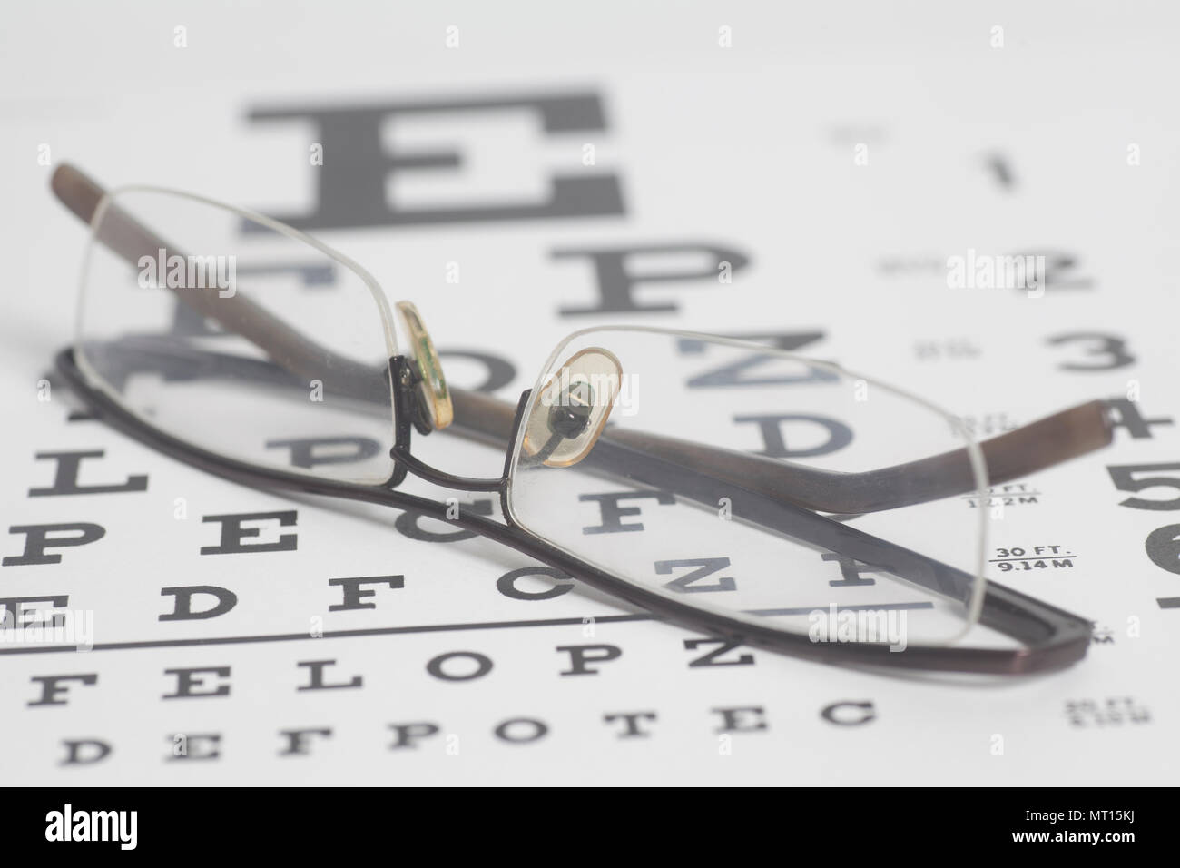 Optician eye test letters hi-res stock photography and images - Alamy