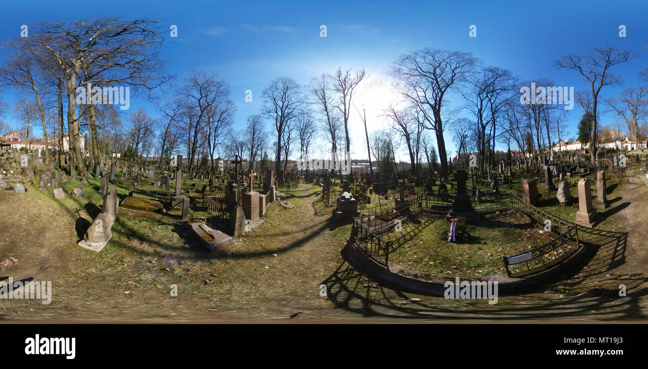 Old cemetery night hi-res stock photography and images - Alamy
