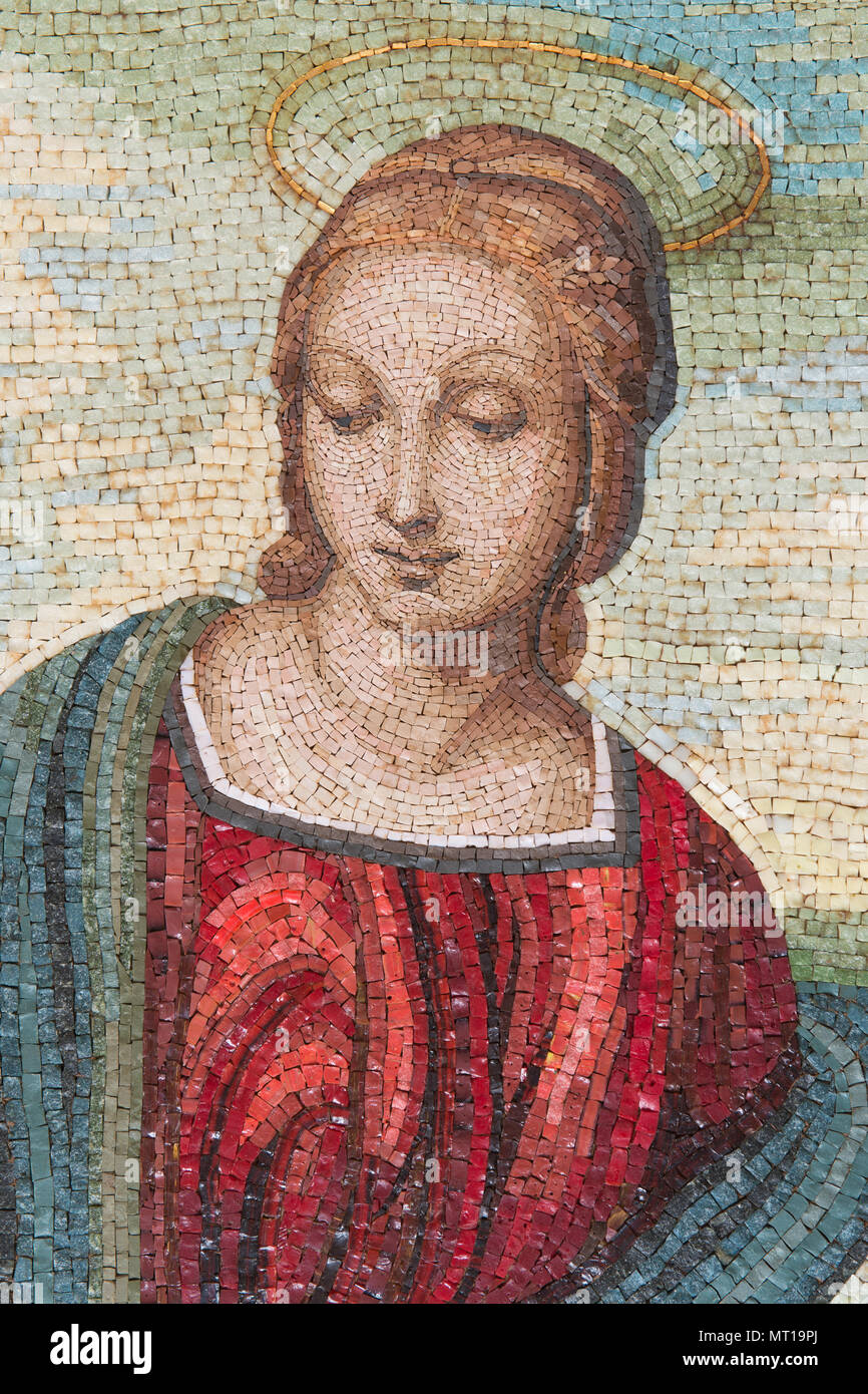 Red mosaic close up hi-res stock photography and images - Alamy